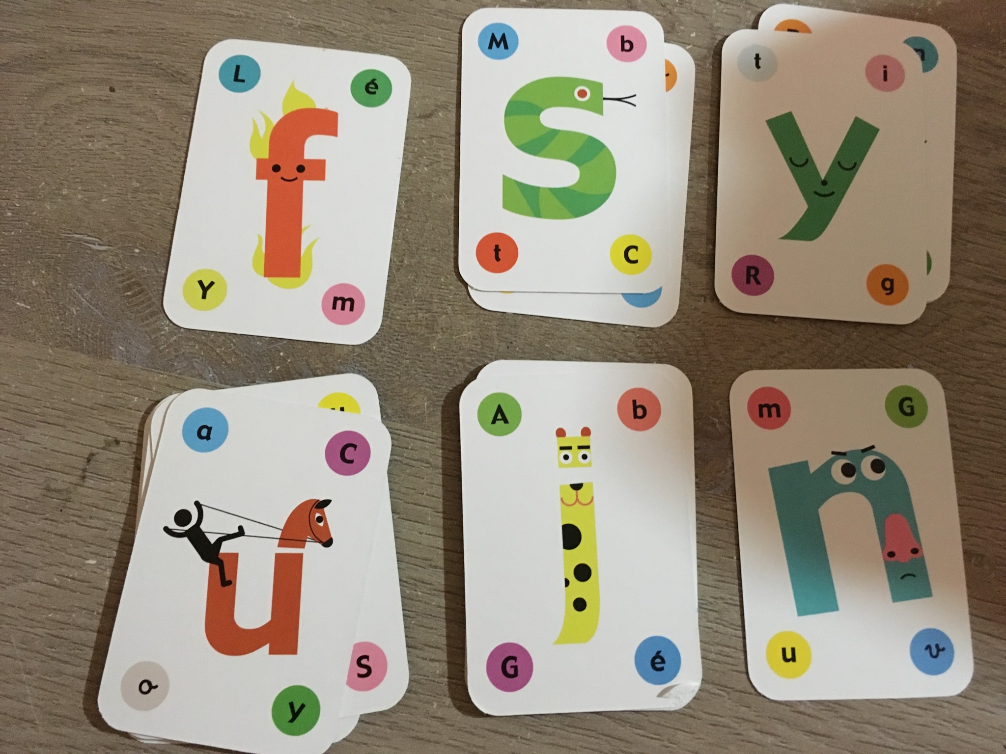 Je joue et j'apprends les lettres et les sons : une brillante méthode d ...