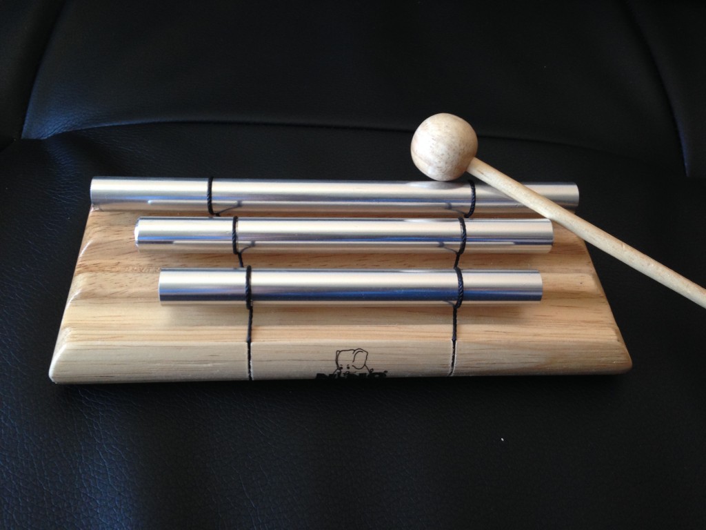 Astuce : Faire revenir au calme un enfant au son d'une cloche - Papa ...